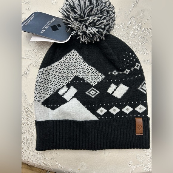 Obermeyer | Accessories | Nwt Womens Obermeyer Telluride Pom Beanie Hat ...
